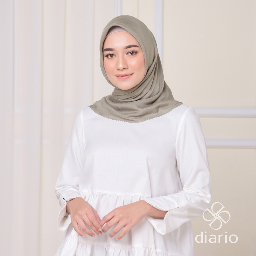 Jual Diario - Kerudung Segi Empat Ultimate LC Scarf | Shopee Indonesia