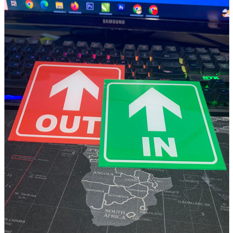Jual Sign Akrilik Tandan panah IN (hijau) and OUT(merah) | Shopee Indonesia