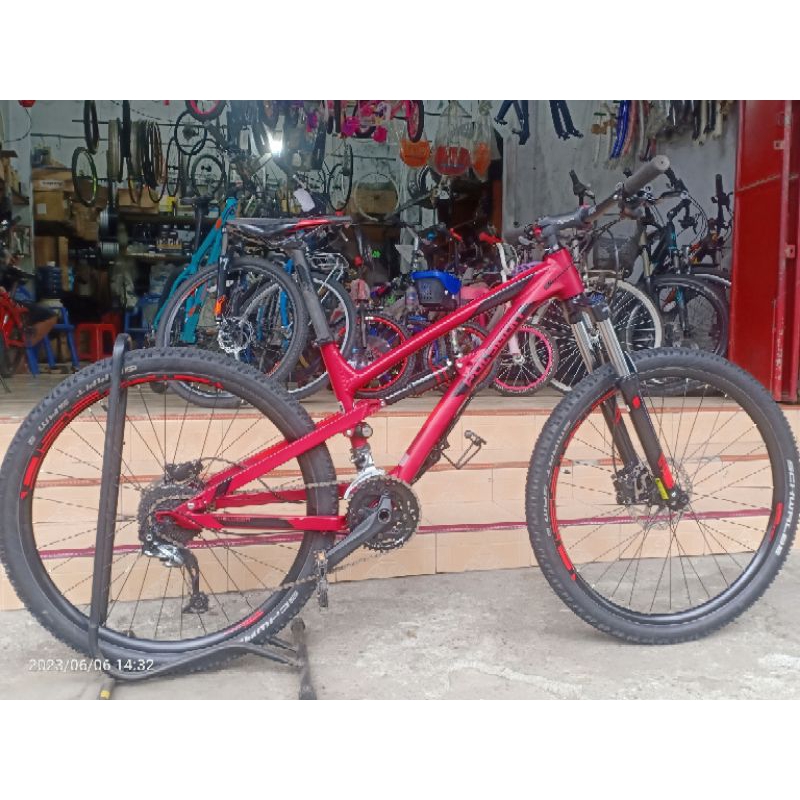Jual sepeda Polygon siskiu D5 original. mulus. | Shopee Indonesia