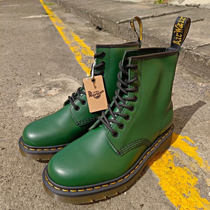 Jual Sepatu Boots Pria Docmar 1460 GREEN Smooth classic leather 8 Hole ...