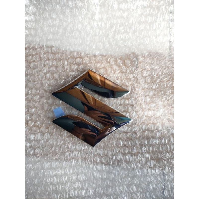 Jual Emblem Logo depan cover GRill Ertiga / XL7 / APV original | Shopee Indonesia