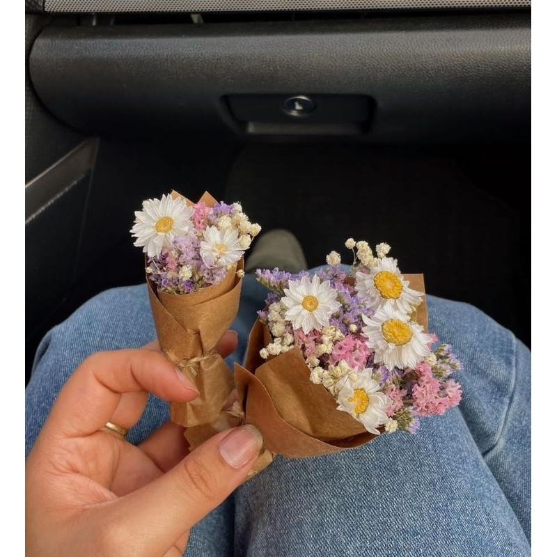 Jual Buket Bunga Ukuran Kecil Lucu / Buket Bunga Aster Ukuran Kecil ...