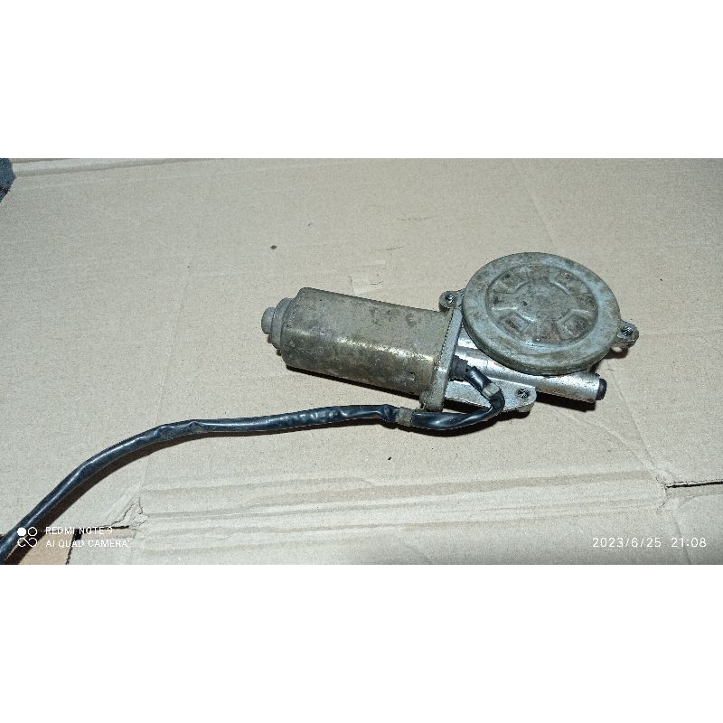 Jual dinamo/motor power window lancer dangan(depan kanan) | Shopee ...