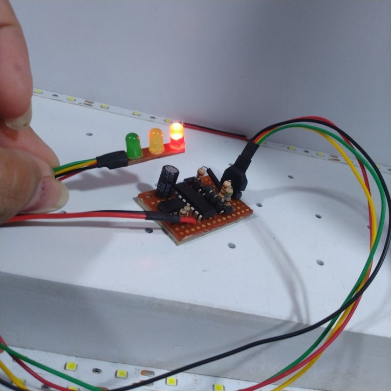 Jual diorama upgrade traffic lights lampu lalu lintas led 9v edutoys ...