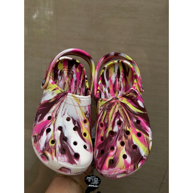Jual Crocs Marbled Unisex | Shopee Indonesia