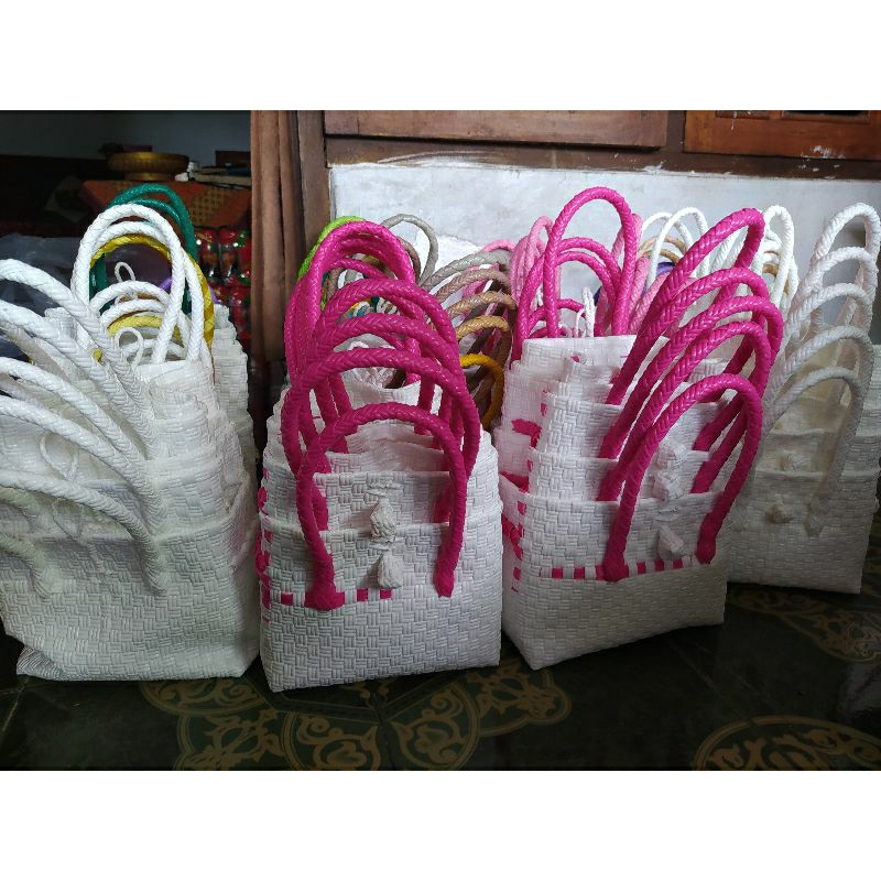 Jual TAS ANYAM JALI-JALI PETTY MINI SIZE S | Shopee Indonesia