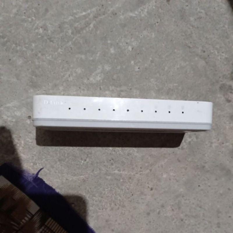 Jual SWITCH HUB DLINK DES-1008C 8 PORT LAN RT RW NET | Shopee Indonesia