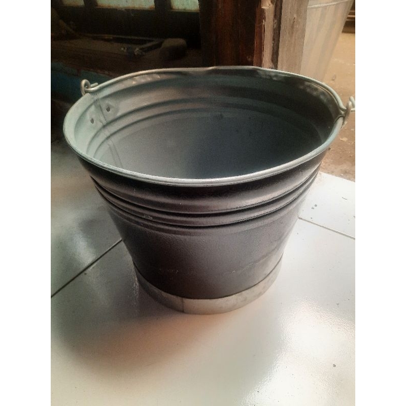 Jual ember kaleng isi 10 liter | Shopee Indonesia