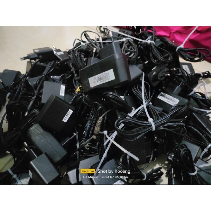 Jual Adaptor 12 volt ori bawaan ont dan stb | Shopee Indonesia