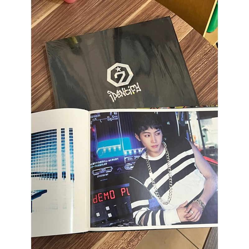 Jual GOT7 IDENTIFY STOP IT ALBUM ONLY KORLIC OFFICIAL | Shopee Indonesia