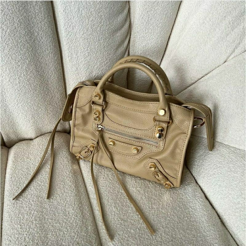 Jual Beya bag medium sand (preloved) | Shopee Indonesia