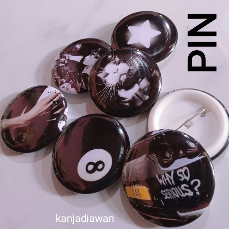 Jual Pin Aesthetic Black and White Estetik Custom Pin Hitam Putih ...