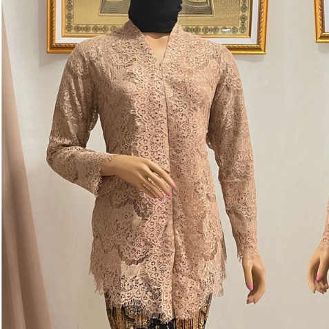 Jual Atasan Kebaya Kartini Brokat Renda / Kebaya Renda Kartini Taro Dan ...