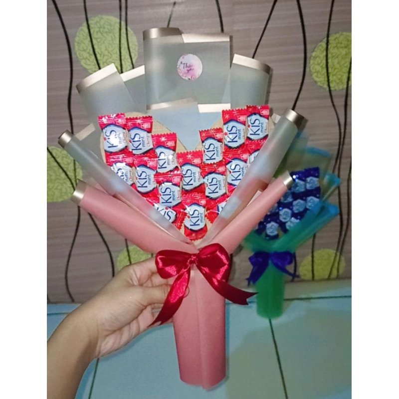 Jual Buket Bouqet Bucket Permen Kiss Hempers Hadiah Ulang Tahun Sofenir ...