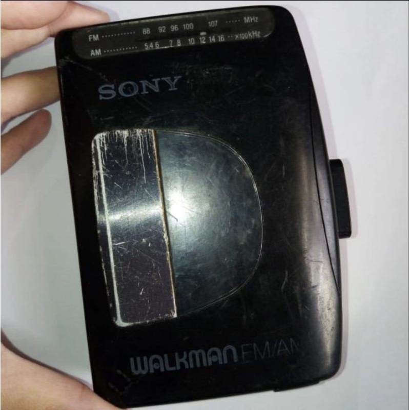Jual Walkman Sony WM-FX10 Kondisi Mati Total untuk Display | Shopee ...