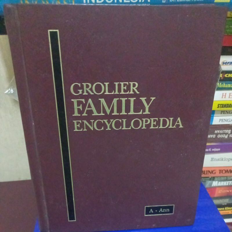 Jual BUKU GROLIER FAMILY ENCYCLOPEDIA JILID 1 A - ANN | Shopee Indonesia