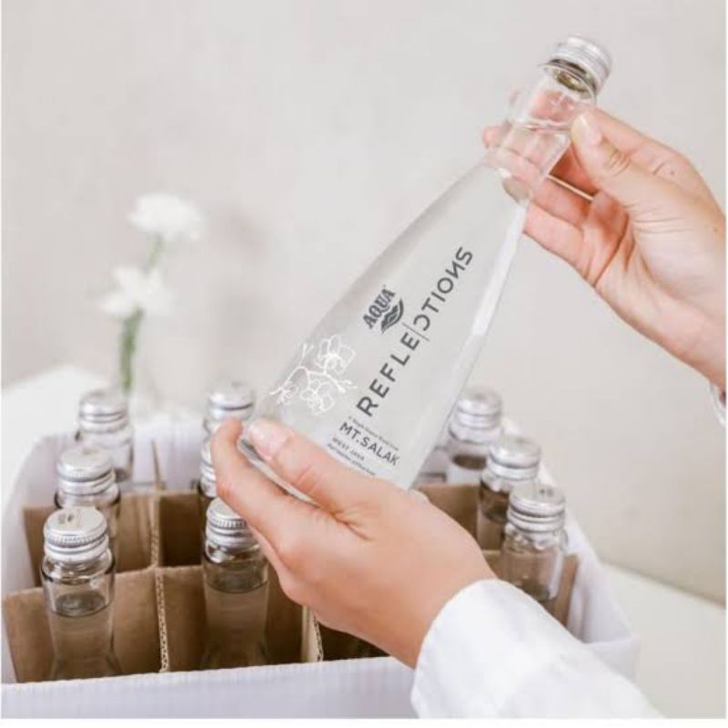 Jual Aqua Reflections Still Mineral Water 380ml x 12 Botol (Dus) | Shopee Indonesia
