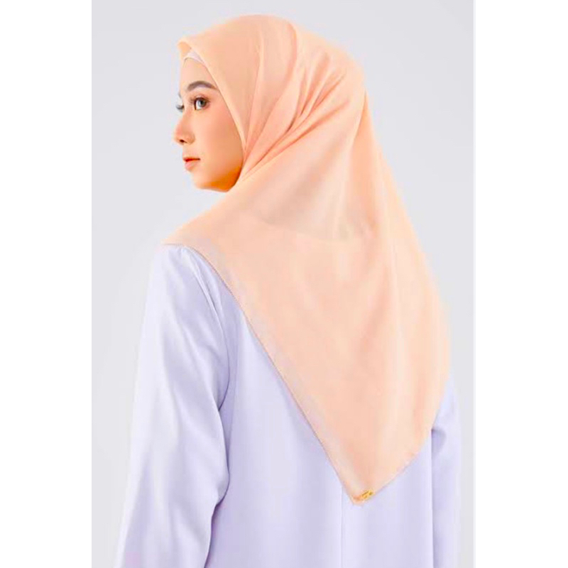 Jual BUTTONSCARVES EVERYDAY SERIES + PAKAI PIN/LOGO B GOLD PREMIUM ...