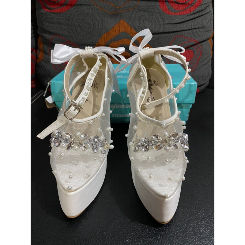 Jual Preloved 35 Wedding Heels Chunky Putih White Wedges Hak Kondangan ...