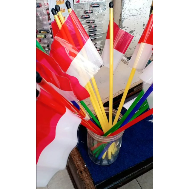 Jual (clarabmini) PELUIT BENDERA ISI 20/ Aneka Mainan Bendera Merah ...