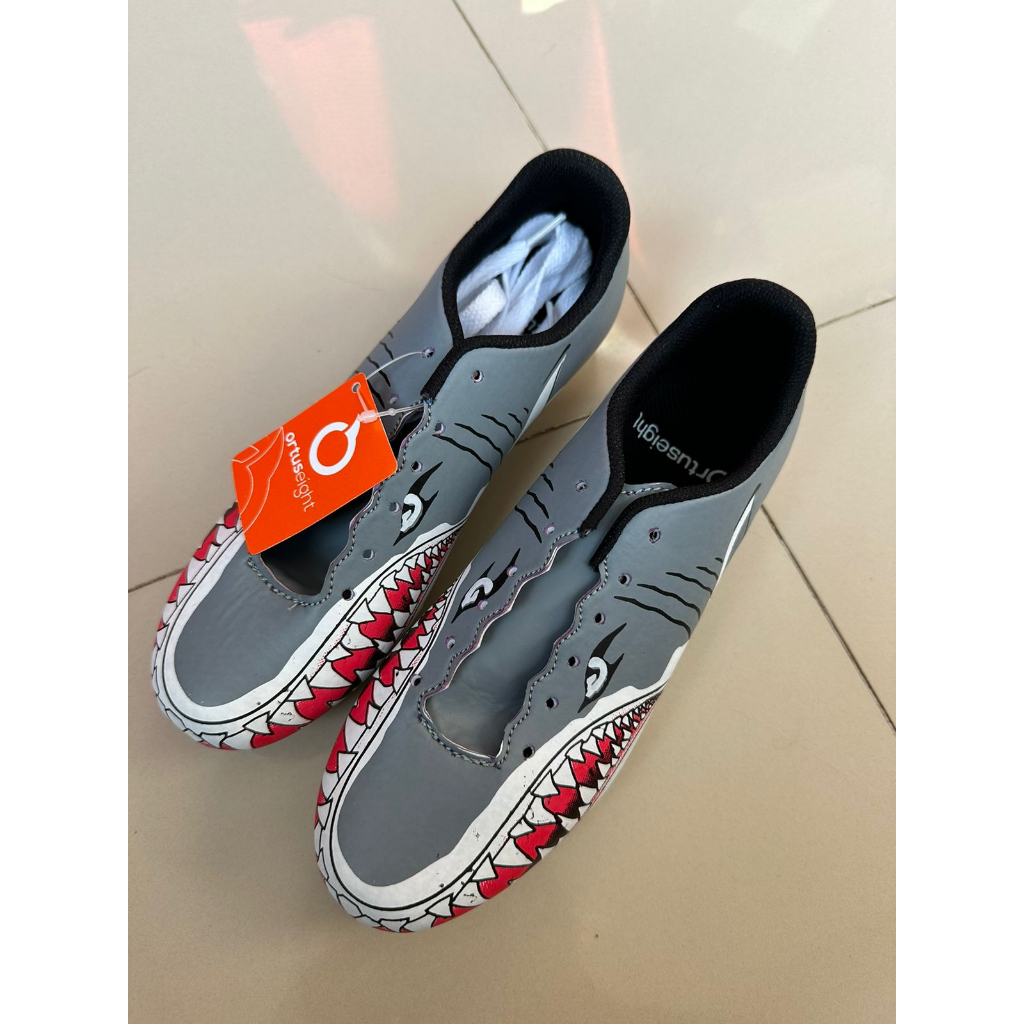 Jual Sepatu Bola Anak Specs Invinity Berkualitas asli ukuran no 33 ...