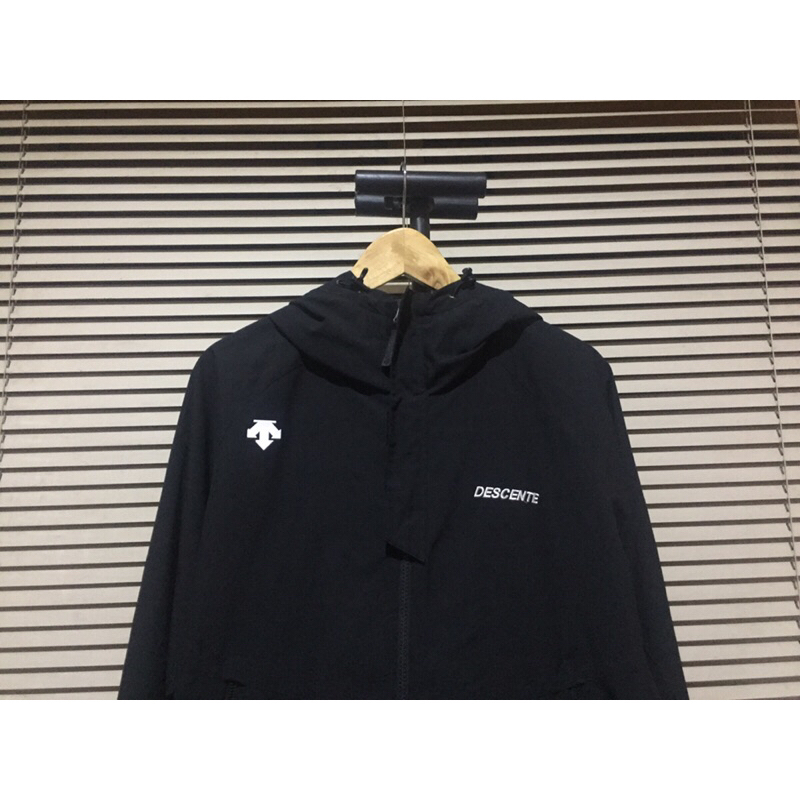 Jual DESCENTE OUTDOOR JACKET BLACK | Shopee Indonesia