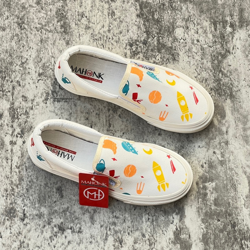 Jual SEPATU MAHONK - Slip on PLN Cream Mh Pria Wanita Original Lokal ...