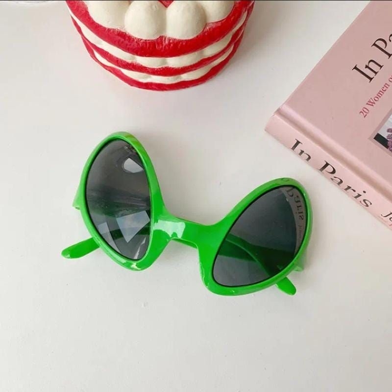 Jual kacamata alien nct wayv treasure exo KPop hijau// alien sunglasses ...