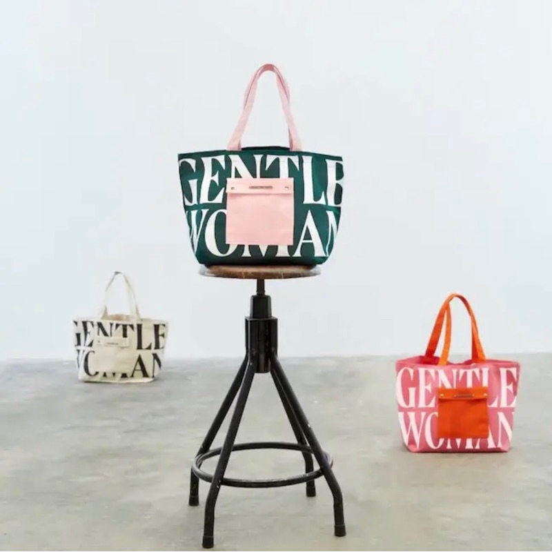 Jual GENTLE WOMAN PAINTED WALL TOTE ready stockk fresh from bangkok dan original 100% | Shopee ...