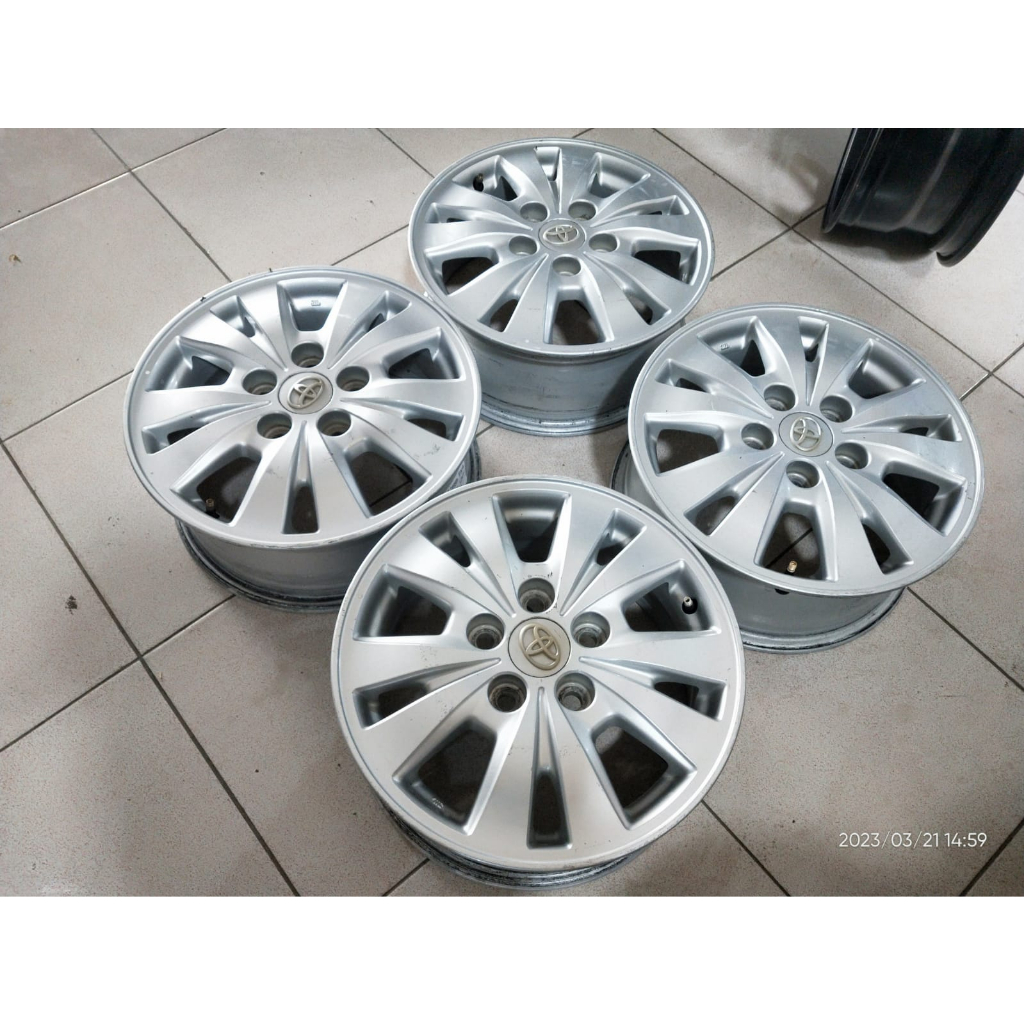 Jual Velg Ori Bekas Mobil Innova Ring 15 Lebar 6 Hole 5 x 114,3 Offset ...