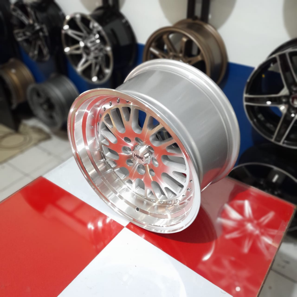 Jual Velg Mobil HSR Classic Warna Silver Ring 16 Modelan Akar | Shopee ...