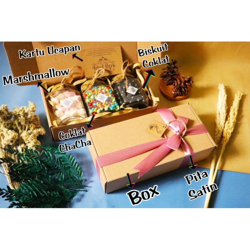 Jual Hampers Snack Mini Kemasan Jar Camilan Lebaran Kado HBD Hari Raya | Shopee Indonesia