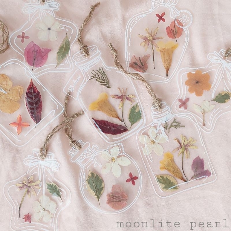 Jual HANDMADE pressed flower art bookmark, pembatas buku bunga kering ...