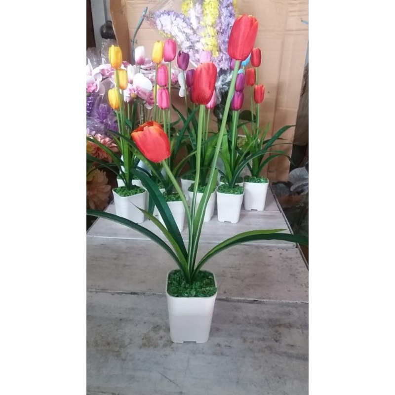 Jual Bunga meja Tulip k3 Artificial/mewah plus pot | Shopee Indonesia