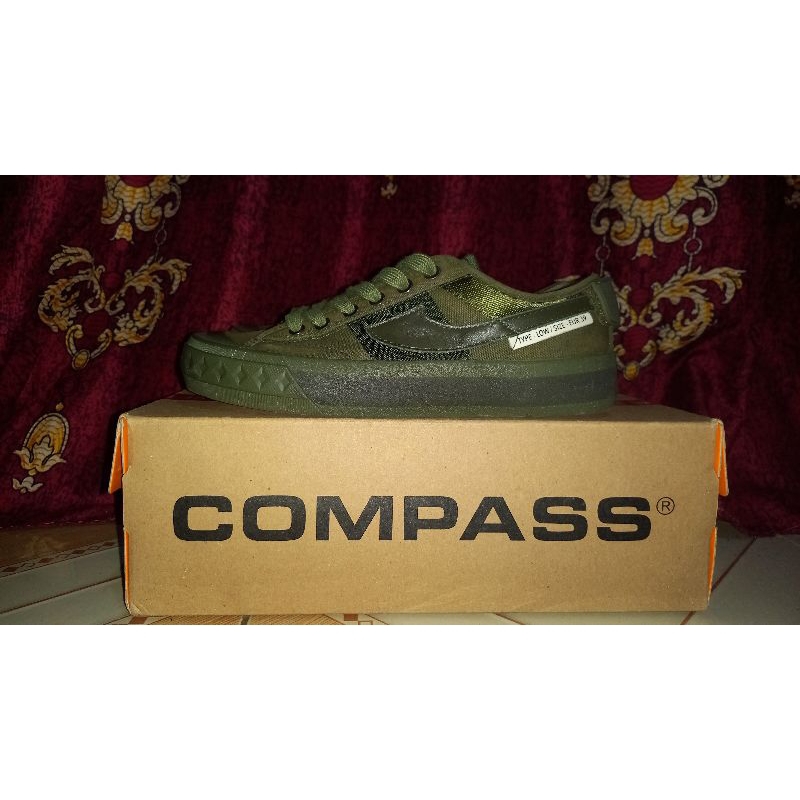 Jual Sepatu compass retrograde edisi flight jacket | Shopee Indonesia
