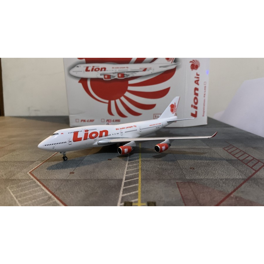 Jual Diecast Pesawat Boeing 747-400 Lion Air PK-LHF 1/400 Phoenix ...