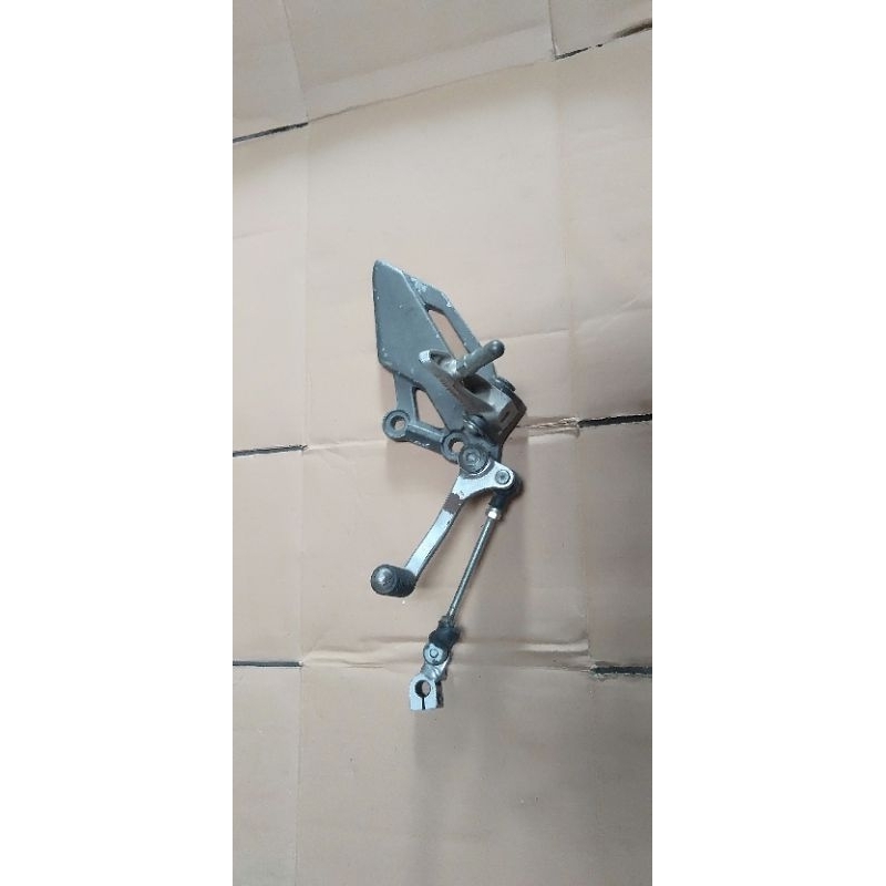 Jual Foot step Depan Ninja 250 fi Original Kiri Footstep foot step Kiri ...