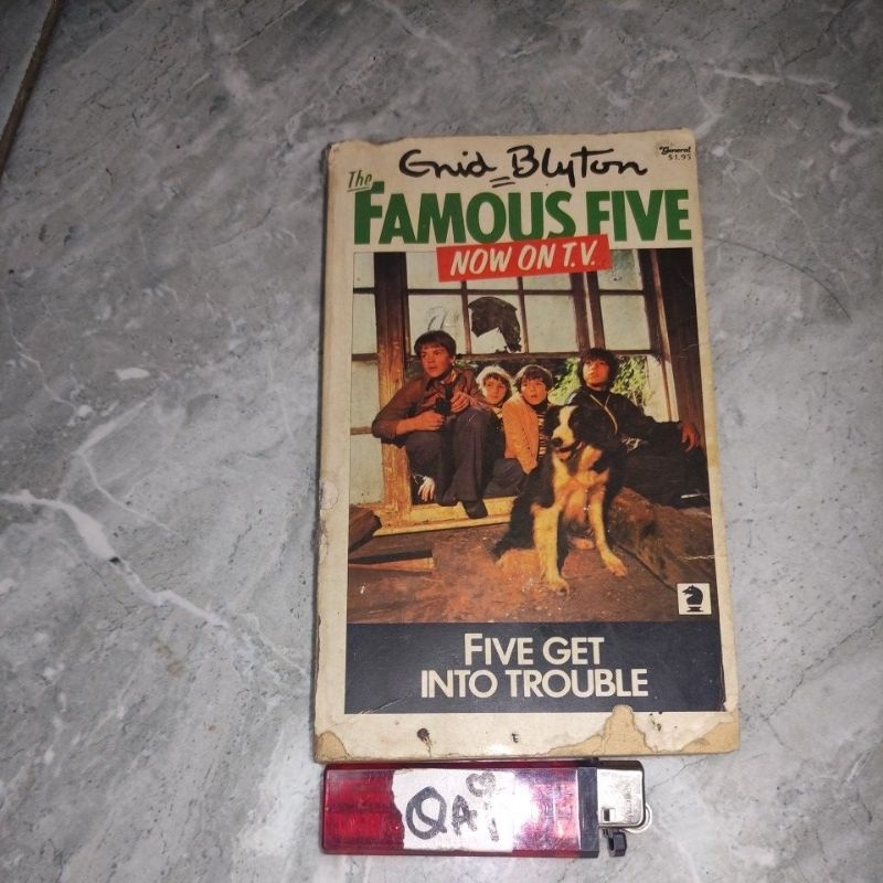 Jual Buku Novel Vintage The Famous Five Enid Blyton Now on TV Five Get ...