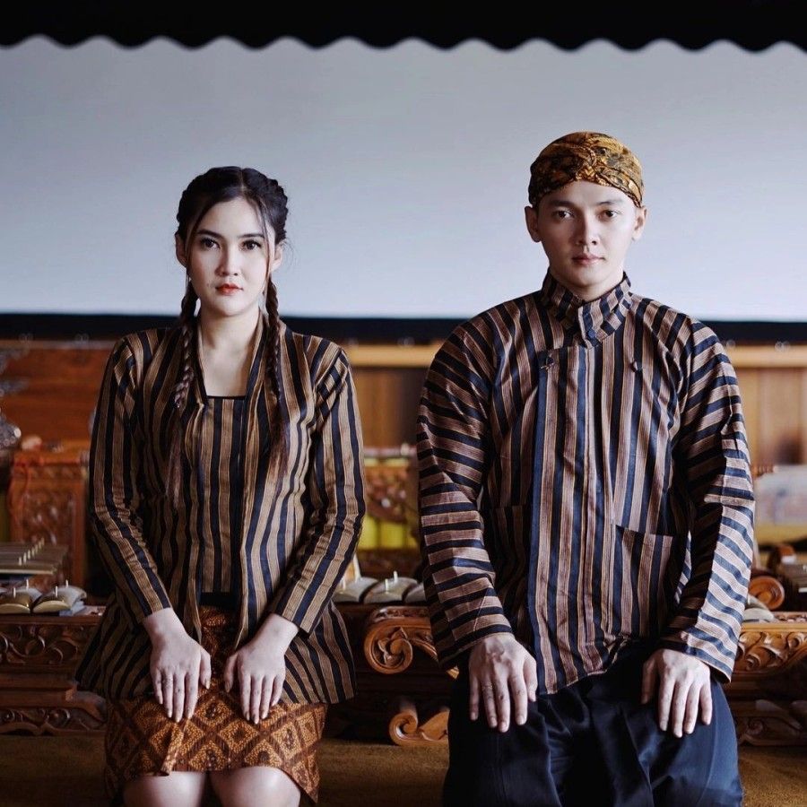 Jual Baju Batik Sorjan Lurik Pakaian Panjang Adat Jawa Tradisional ...