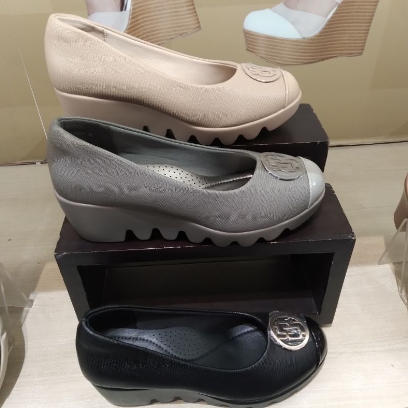 Jual BEBOB NEW ARRIVAL SEPATU WEDGES HAK 5 1/2 CM WANITA MOTIF LOGO ...