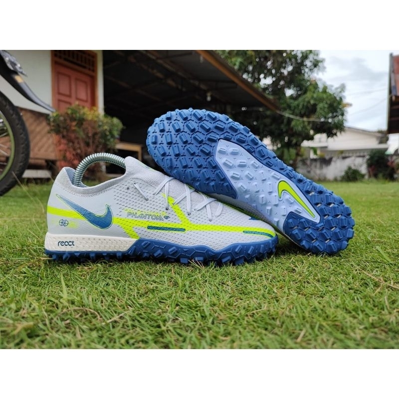Jual Sepatu Futsal Nike Phantom GT 2 Elite Football Grey TF ( TURF ...