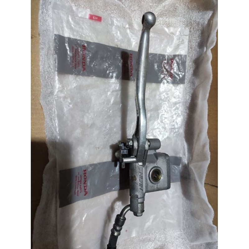 Jual Master Rem depan Scoopy Fi Original Master pompa oli rem depan ...
