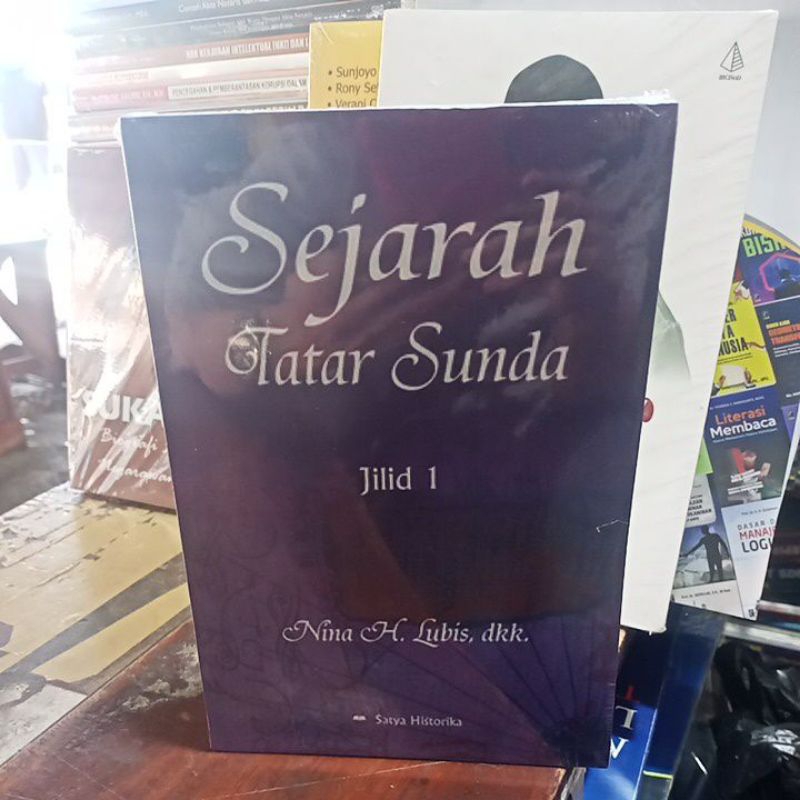 Jual buku sejarah tatar Sunda jilid 1 | Shopee Indonesia