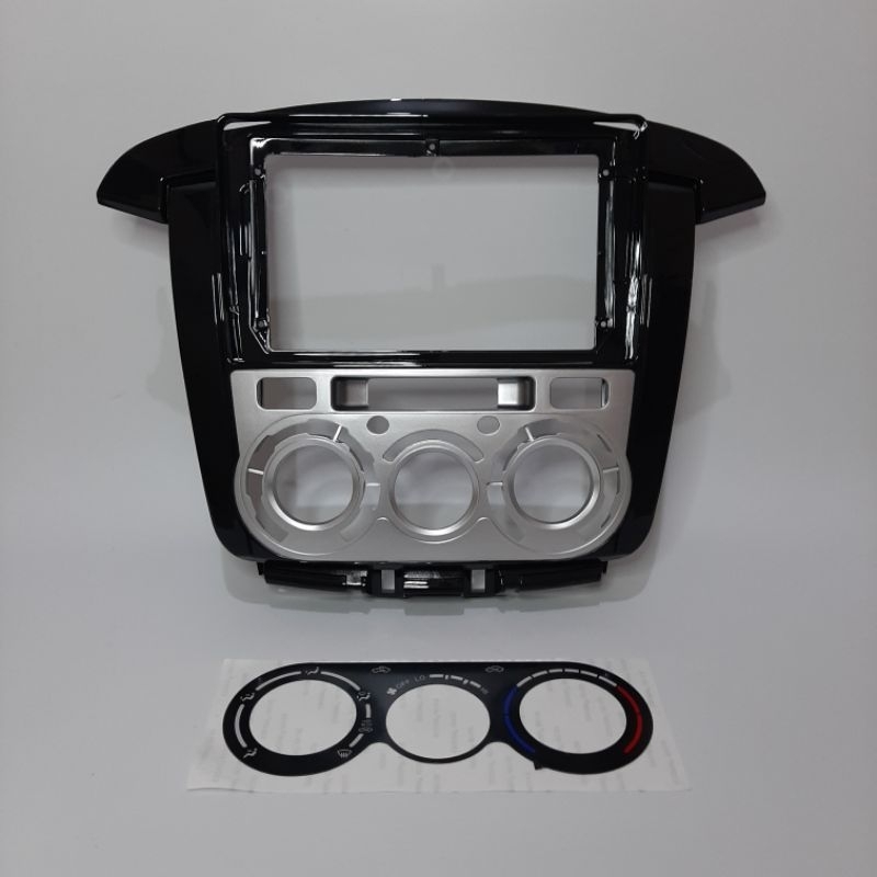 Jual Frame Head Unit 9 inch Mobil Innova 2012 type G | Shopee Indonesia