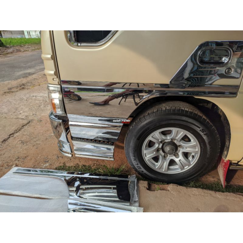 Jual garnish atas bawah krom isuzu elf nhr elf nkr55 elf macan | Shopee ...