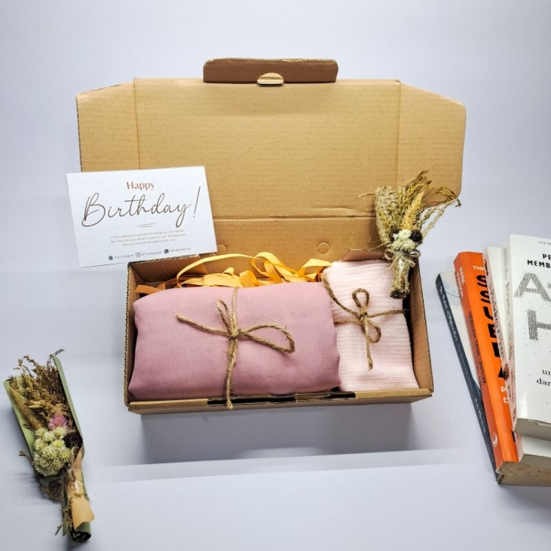Jual Hampers Hijab, Kado Jilbab, Hadiah Ultah cewek, Gift box Wisuda ...