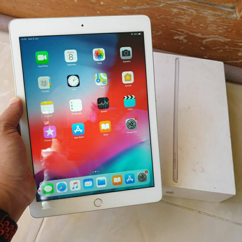 Jual Ipad 6 128gb wifi mulus dan lengkap | Shopee Indonesia