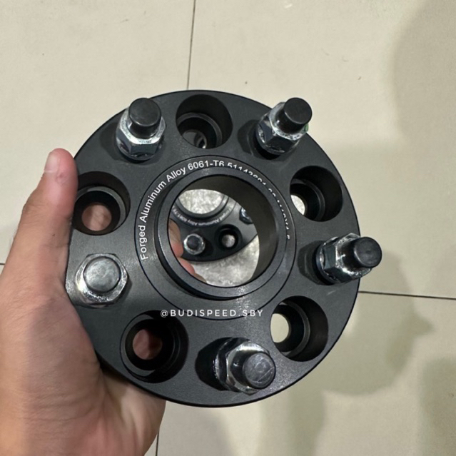 Jual Adaptor/Spacer Velg Innova Zenix / Reborn / Old 20/30mm Plug and ...
