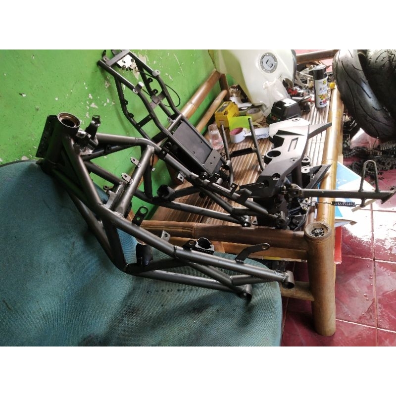 Jual Rangka Frame Sasis Megelli Migelli Mirip Ducati Hypermotard custom ...