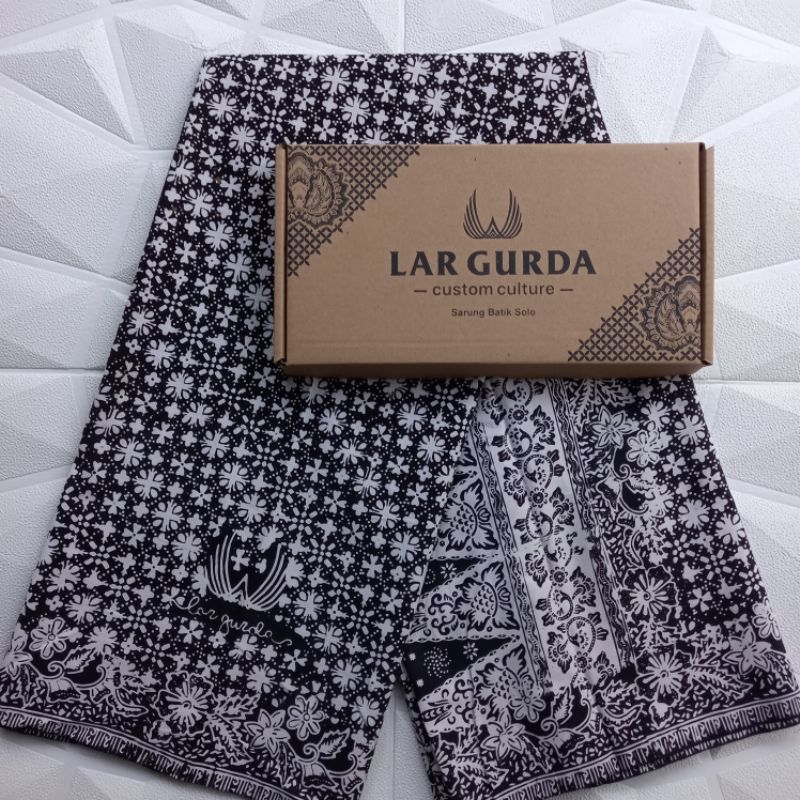 Jual Sarung batik Lar Gurda seri kelengan | Shopee Indonesia